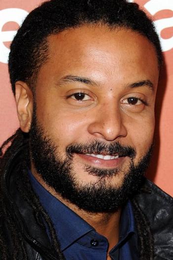 Brandon Jay McLaren: Ein talentierter Schauspieler mit einem reichen ...
