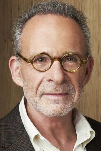 Ron Rifkin: Porträt eines talentierten Schauspielers mit einem ...